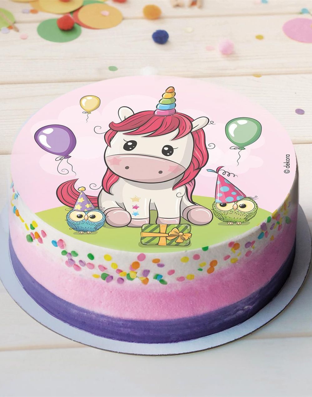 Kakebilde med Motiv av en Søt Enhjørning Baby - Spiselig Kakepynt ...