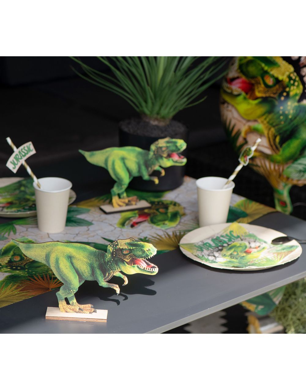 Jurassic Dino - T-Rex Trefigur 15x25 cm - Diverse Figurer - Dragens ...